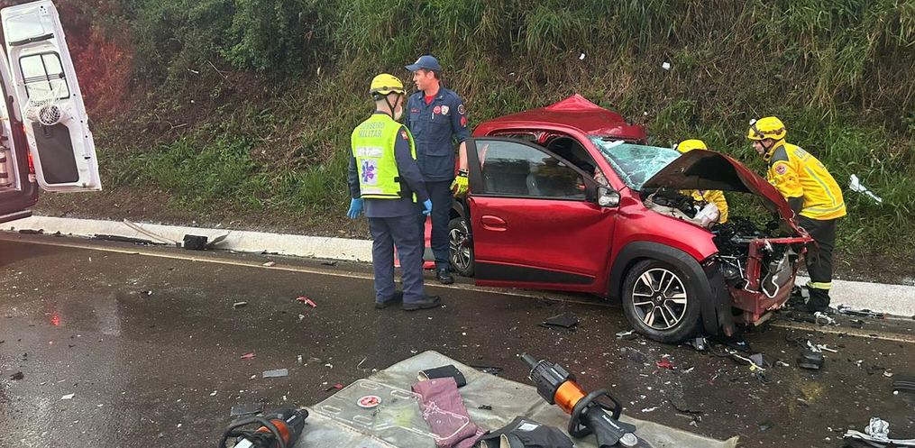 Duas pessoas morrem em grave acidente na BR 282