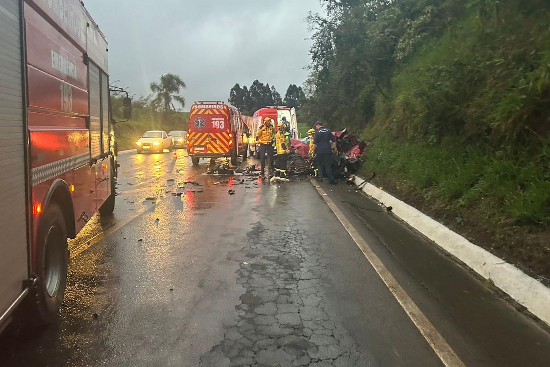Duas pessoas morrem em grave acidente na BR 282